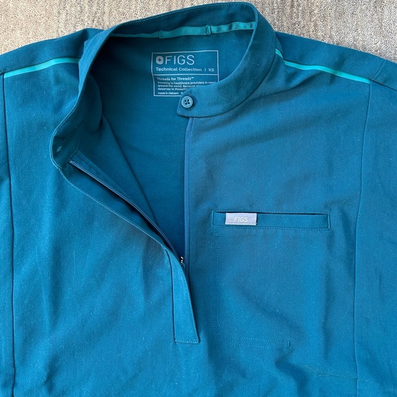 Figs | Tops | Figs Montex Mock Neck Scrub Top In Caribbean Blue Size Xs ...